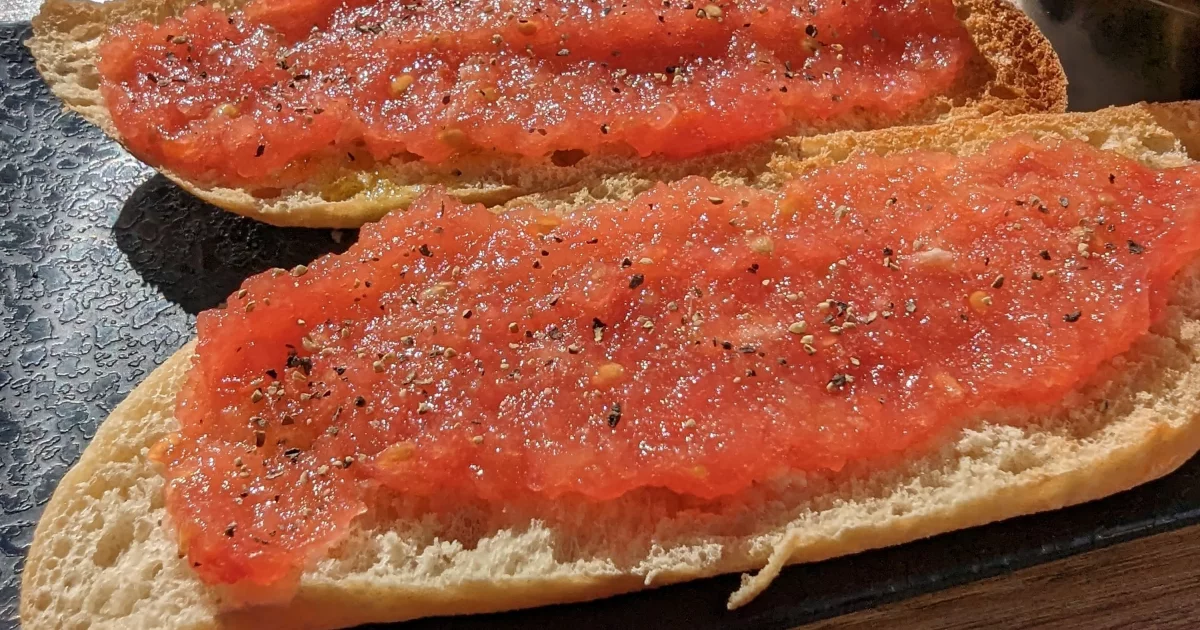 Discovering the Delights of Tostada con Tomate Breakfast - Estudia-España